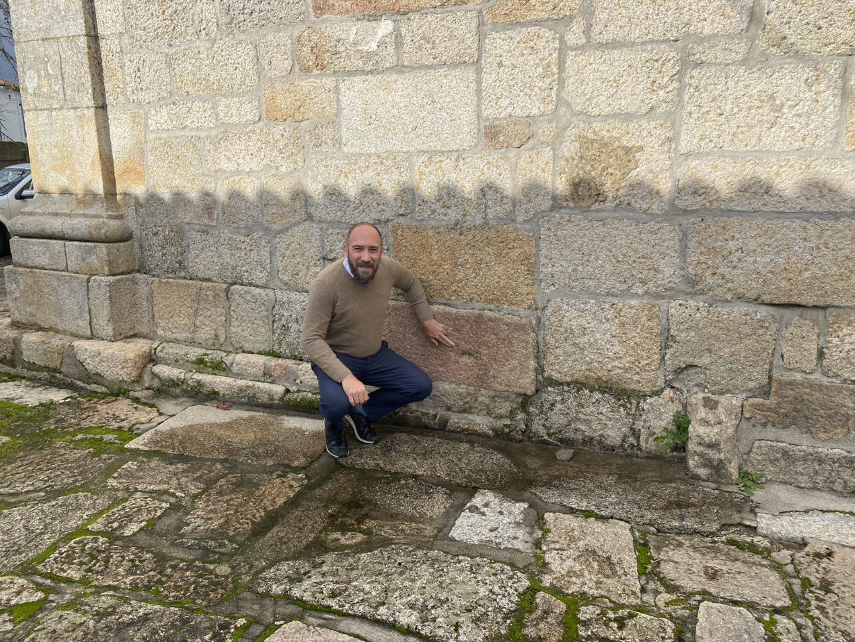 Investigador da UTAD procura o destino dos silhares do Santuário de Panóias - UTAD TV